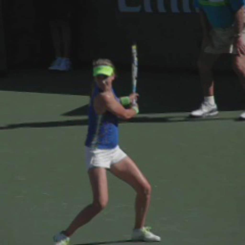 John Yandell: Women's Two-Handed Backhand Stances - TennisPlayer